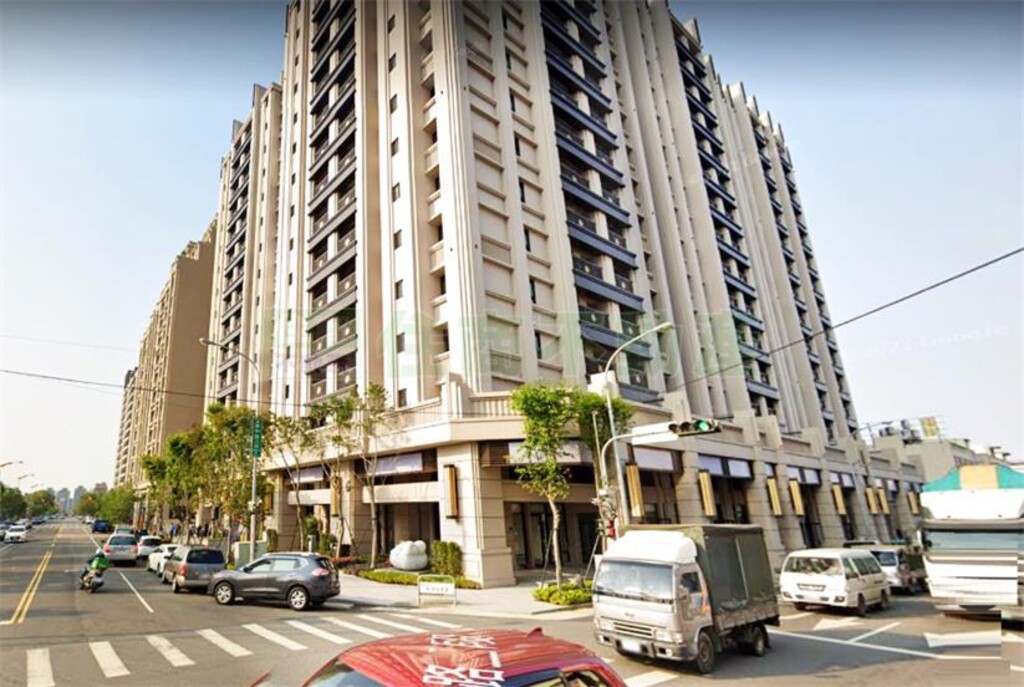 富宇山河台中市北屯區東山路一段店面富宇山河匯正三角窗店面 房屋出租 樂屋網