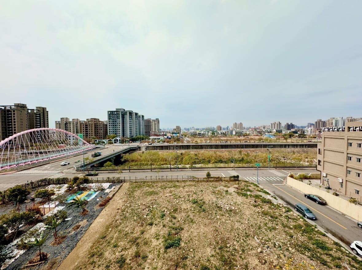 大城四月泊樂台中市北屯區景賢路電梯大廈 低於行情 絕對賺 2房車位河岸視野戶 房屋出售 樂屋網