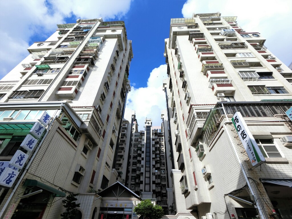 中國第一景高雄市苓雅區仁愛三街電梯大廈【文化中心】維市府樓中樓大四房平車 房屋出售 樂屋網