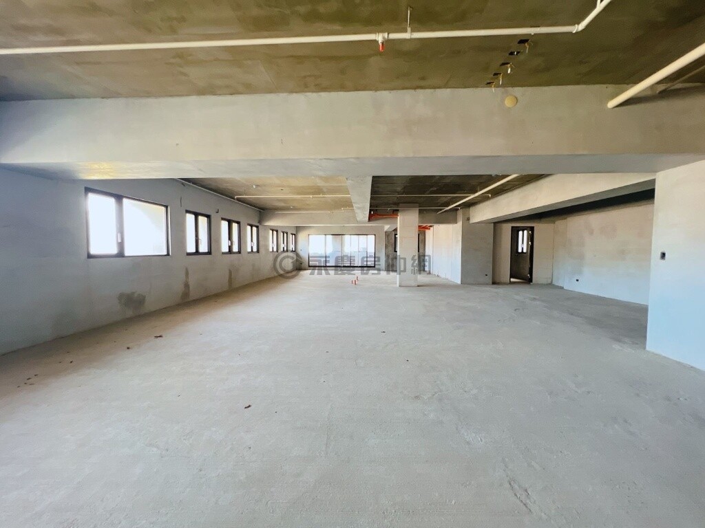 帝景苑高雄市三民區建國三路電梯大廈高雄站前雄中學區全新未住毛胚雙平車 房屋出售 樂屋網