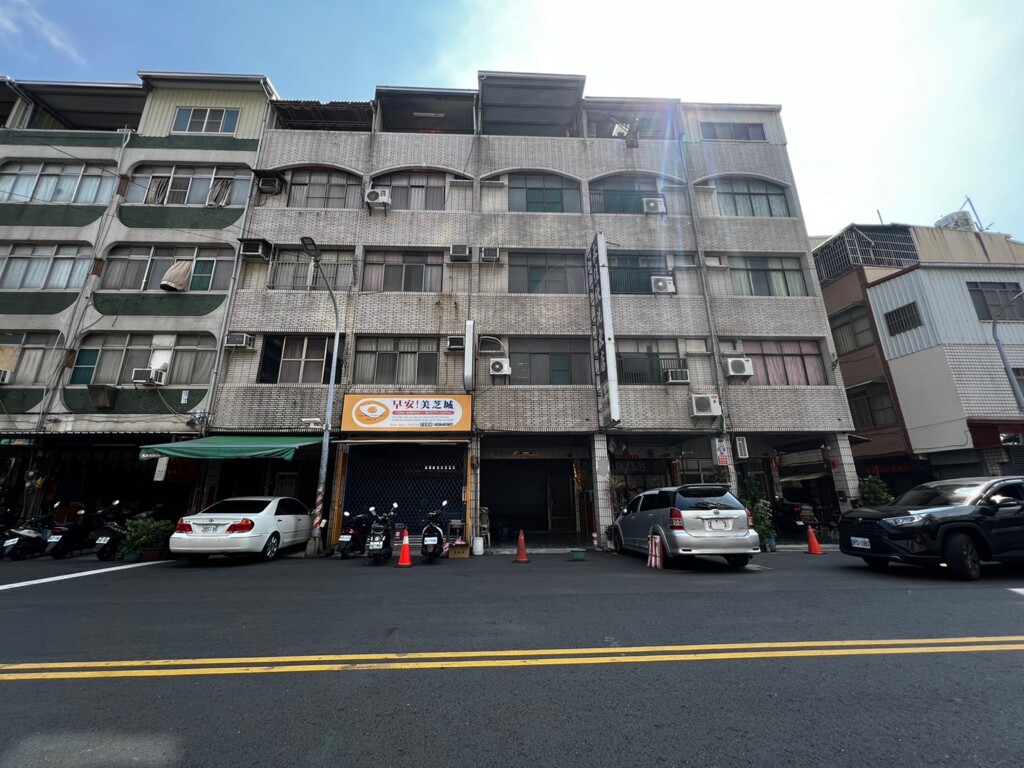 高雄市三民區鼎華路透天厝鼎山家樂福正4樓超優質臨路透天住家店 房屋出售 樂屋網