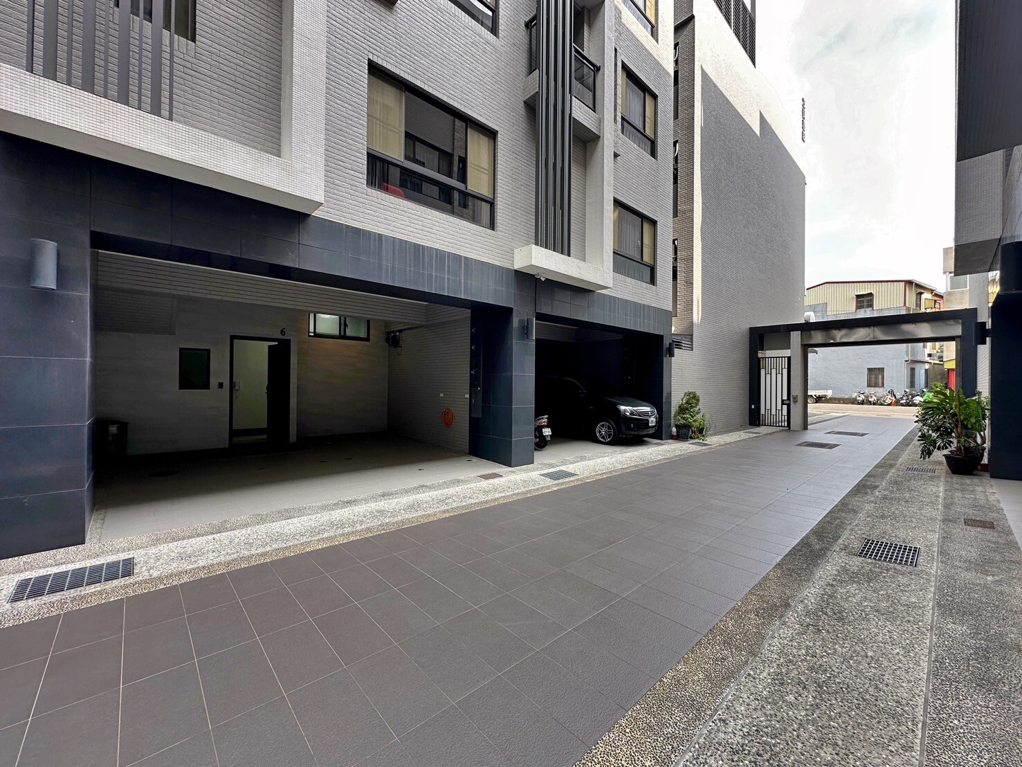 新市★近南科輕屋齡雙車墅╭★°住商姚語宸★ 台南市新市區買房子、房屋出售 樂屋網