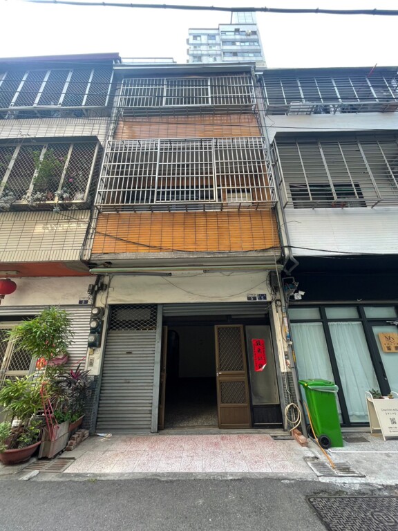 台中市北屯區中清路二段透天厝大降價只有我再賣~~水湳經貿商圈美透天 房屋出售 樂屋網