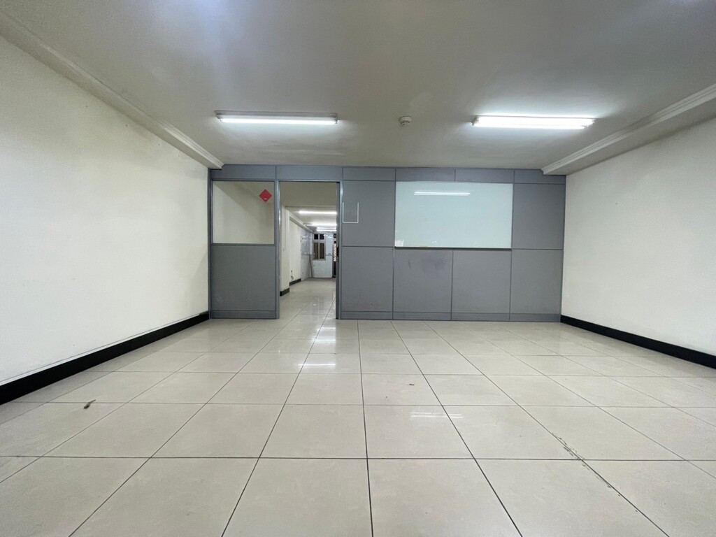 勵志新城高雄市岡山區岡山路電梯大廈岡山國宅勵志新城12店面出租 房屋出租 樂屋網