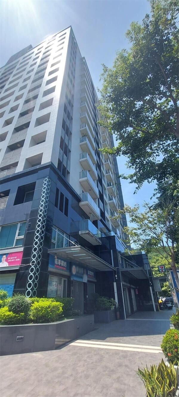 高雄市鼓山區青海路店面美術館面青海路大面寬1＋2＋3店面 房屋出售 樂屋網