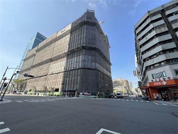 繽海高雄市苓雅區三多四路電梯大廈預售 三房平車 亞洲新彎區 捷運三多商圈站 房屋出售 樂屋網