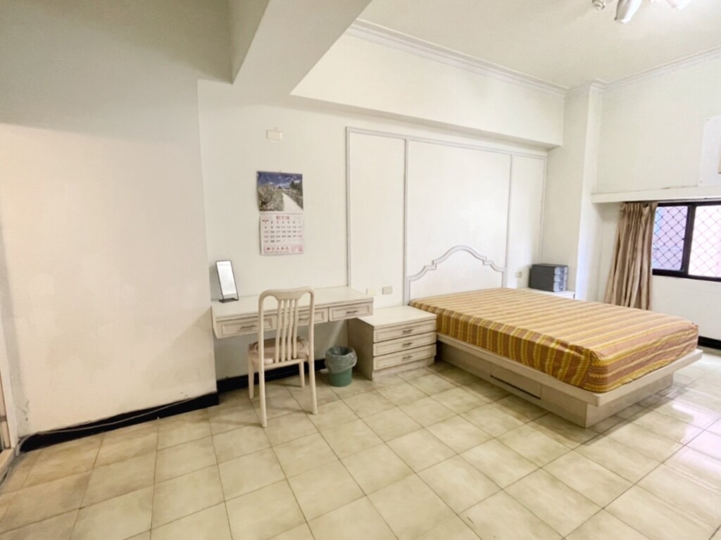 中國第一景高雄市苓雅區仁愛三街電梯大廈專約室內40坪 市政府大四房 明星學區 房屋出售 樂屋網