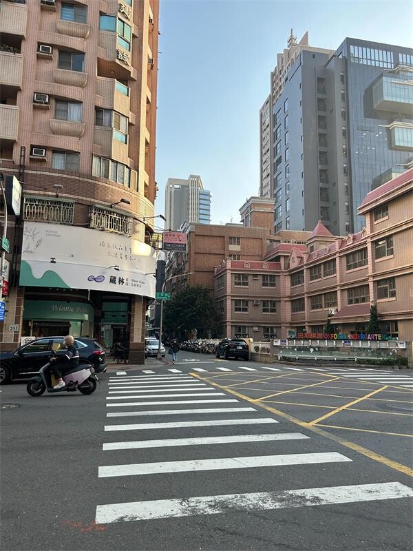 龍揚庭高雄市左營區至聖路電梯大廈農16巨蛋精華地段黃金三角店面 房屋出租 樂屋網
