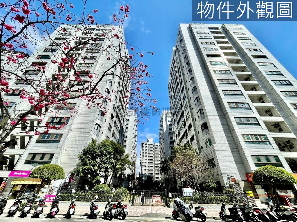 巴黎花都桃園市桃園區國鼎一街電梯大廈獨家專任國泰大郡巴黎花都大五房雙車位 房屋出售 樂屋網