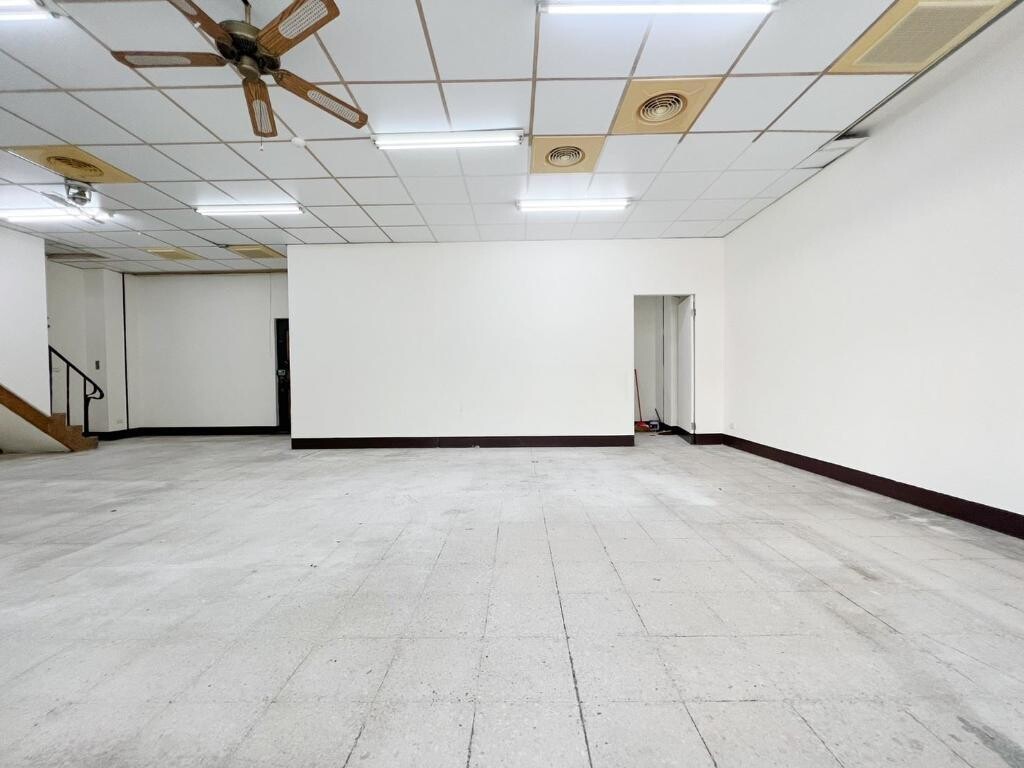 南京大樓南京路340巷高雄市鳳山區南京路華廈店面032 鄰衛武營大面寬12樓店住2 房屋出售 樂屋網