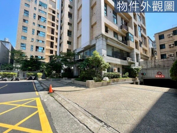 Yoyo館悠遊館新竹縣竹北市縣政一街華廈竹北光明商圈勝利國中21房平面車位~光明國小 房屋出售 樂屋網