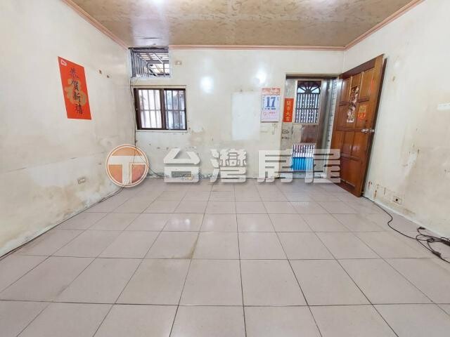 新北市新莊區新泰路公寓 鑫典團隊~萬坪公園低總價少人賣一樓 房屋出售 樂屋網