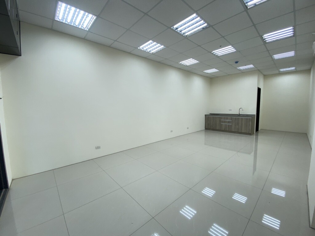 長安雋台北市大同區長安西路電梯大廈后火車站全新金店面 房屋出租 樂屋網