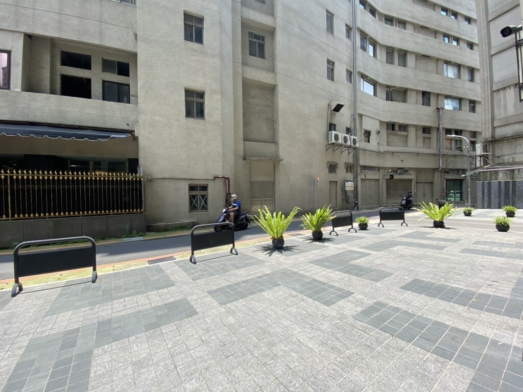 長安雋台北市大同區長安西路電梯大廈后火車站全新金店面 房屋出租 樂屋網