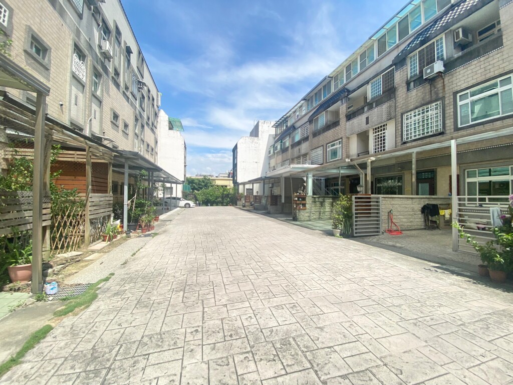 美墅館苗栗縣竹南鎮照南路透天厝【飛鷹乘風】照南學區故事宅，事故宅 房屋出售 樂屋網