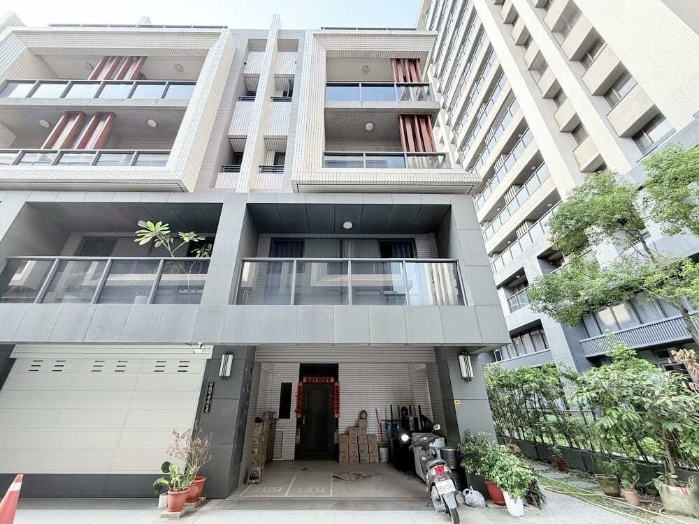 仁武霞海特區 ️太子雲ii ️邊間併排雙車墅 高雄市仁武區買房子、房屋出售 樂屋網