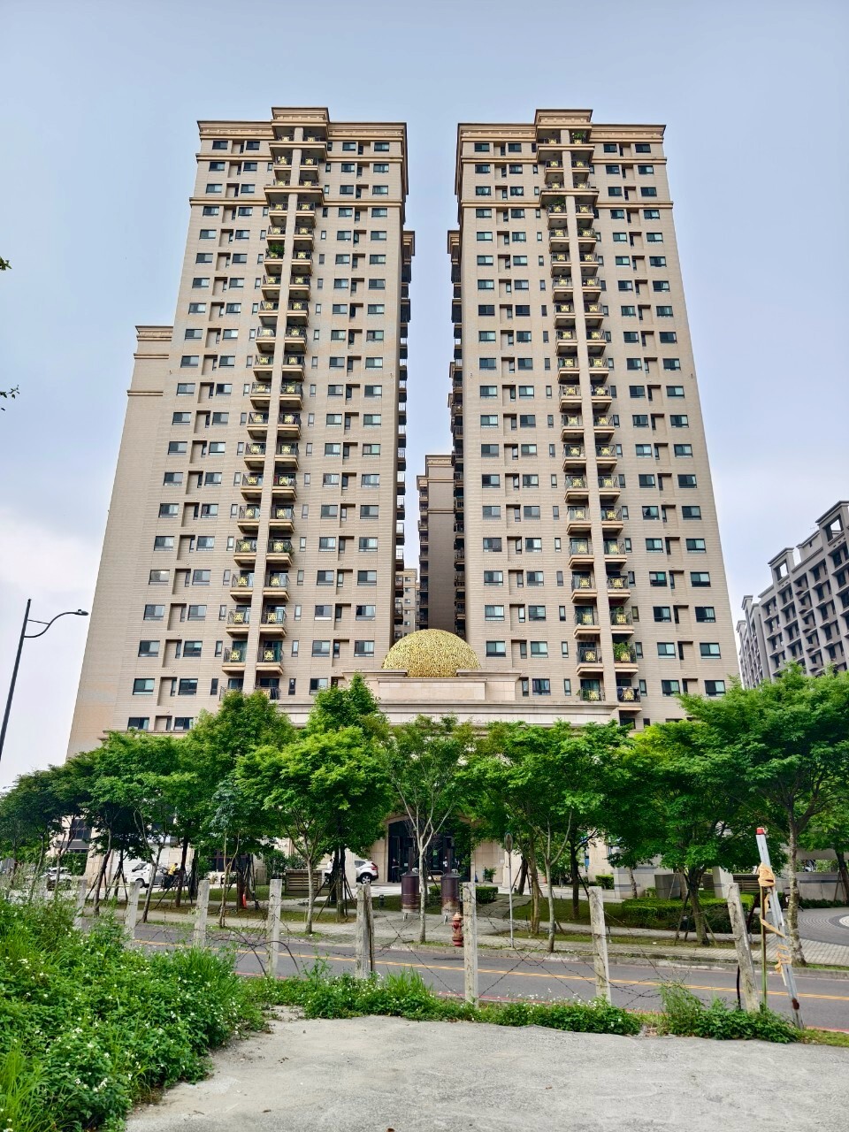 麗寶快樂家★邊間三房車★獨家出售 A7合宜名店城麗寶快樂家更多社區優質物件 樂屋網