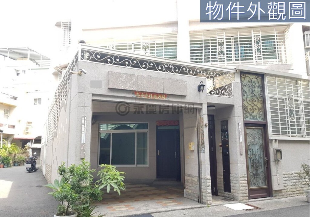 高雄市岡山區大義二路透天厝岡山87期前峰國小邊間美車墅 房屋出售 樂屋網