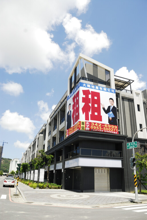 太子雲透天區高雄市仁武區霞海路透天厝左營榮總霞海重劃區醒目三角窗透天店面租 房屋出租 樂屋網