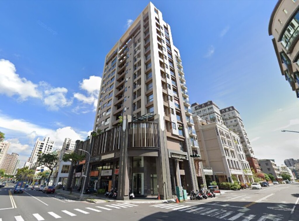 高雄市左營區南屏路電梯大廈巨蛋瑞豐商圈│高樓層採光2房平車│稀有免千萬 房屋出售 樂屋網