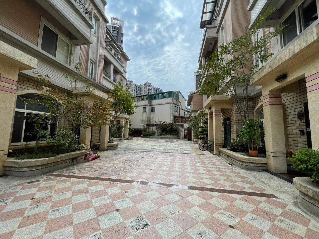 康莊桃園市中壢區松德路別墅過嶺松德路康莊庭院双車別墅 房屋出售 樂屋網