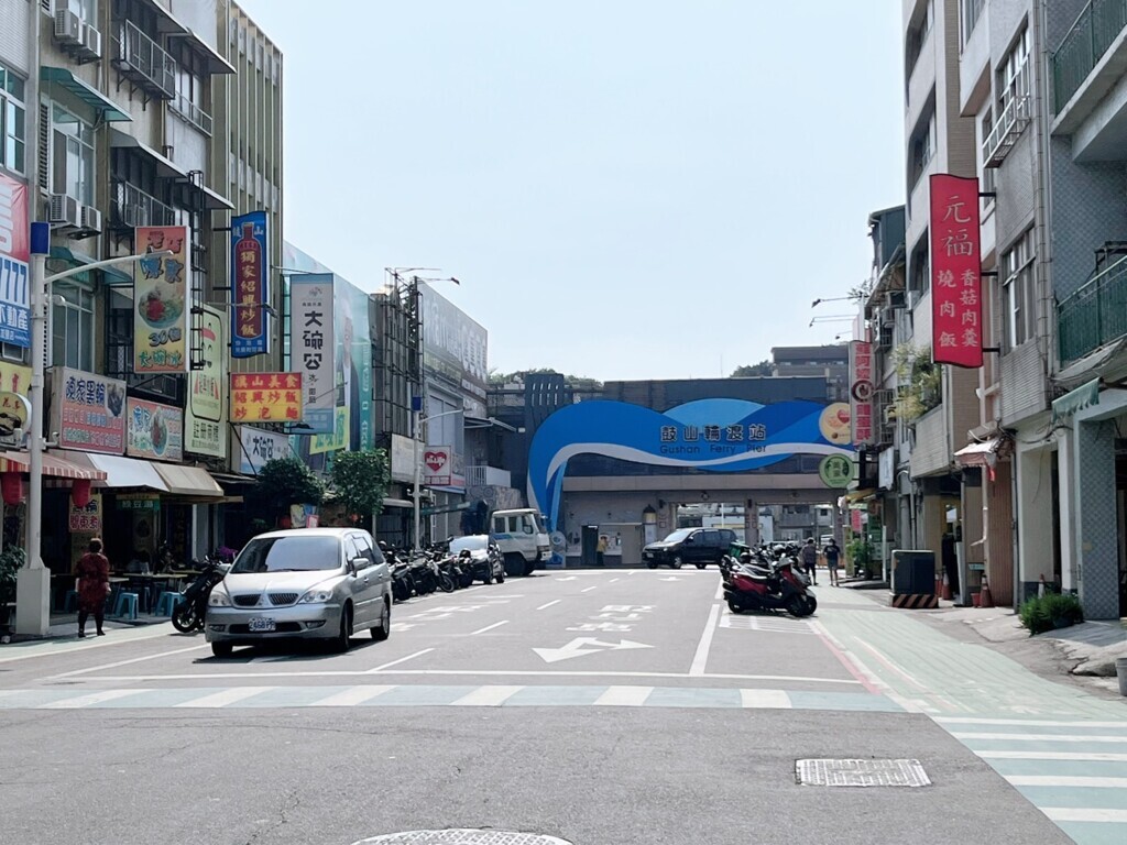 高雄市鼓山區鼓南街透天厝㊣捷運西子灣6套房時尚收租透天 房屋出售 樂屋網