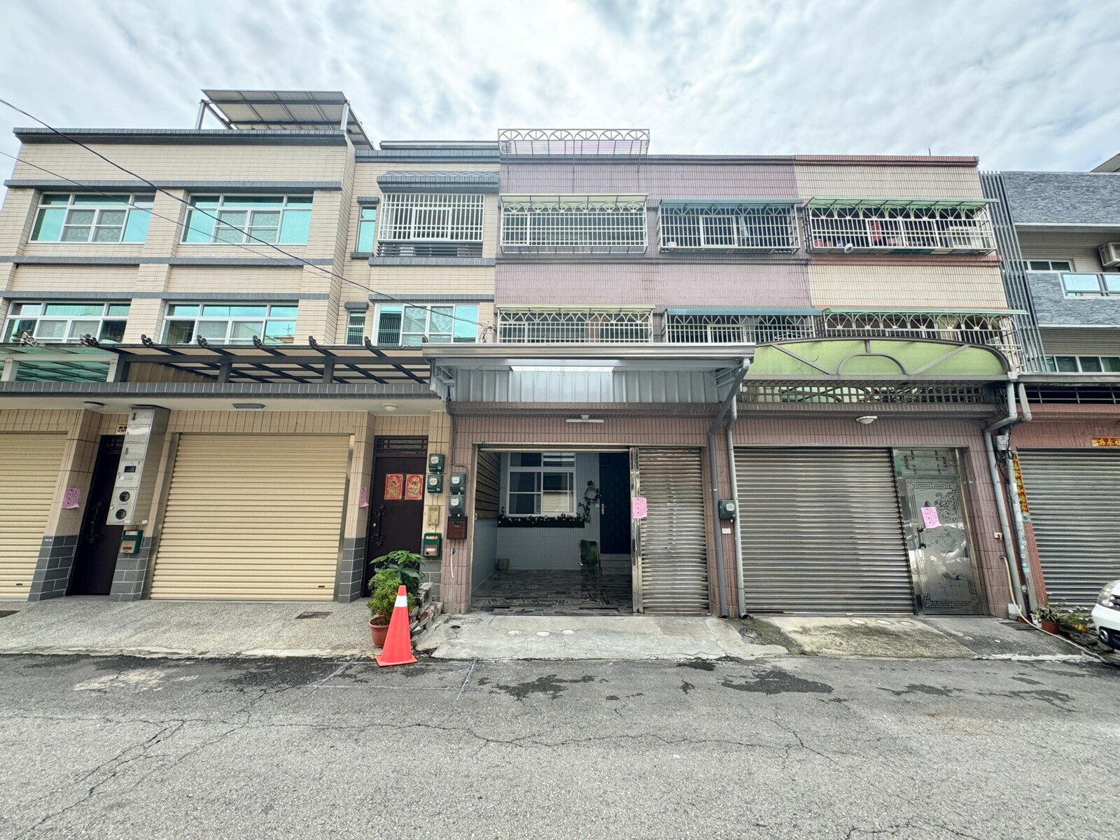 福樂國小旁車庫美別墅 嘉義縣民雄鄉買房子、房屋出售 樂屋網