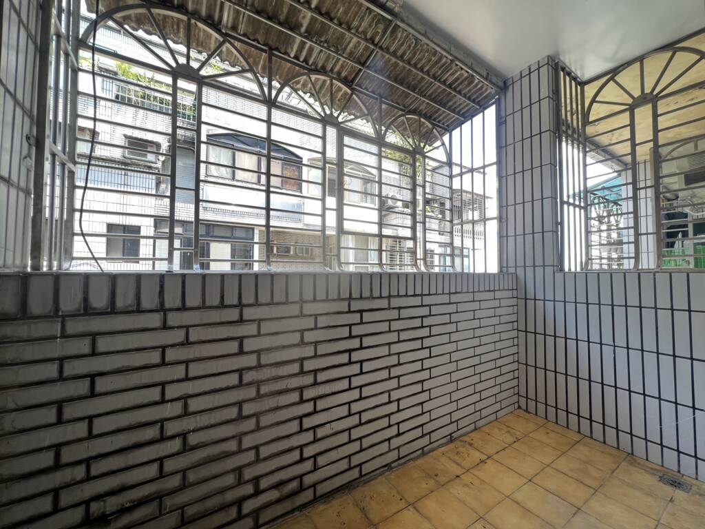 新北市泰山區貴子路樓中樓塭仔圳旁貴子溫馨免整理樓中樓 房屋出售 樂屋網