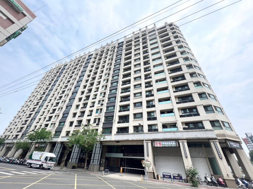 Super One高雄市楠梓區秀群路電梯大廈superone捷運宅⭐景觀美美三房平車⭐專約 房屋出售 樂屋網