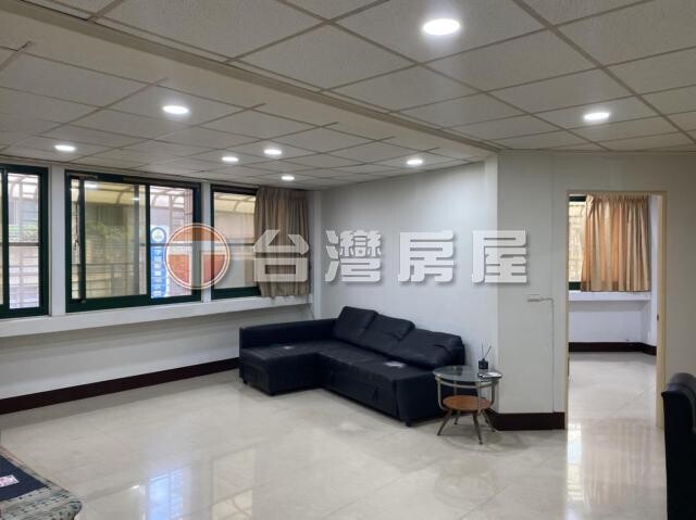基隆市中正區義二路公寓義二路市區低樓層公寓台基店 信義君悅 房屋出售 樂屋網