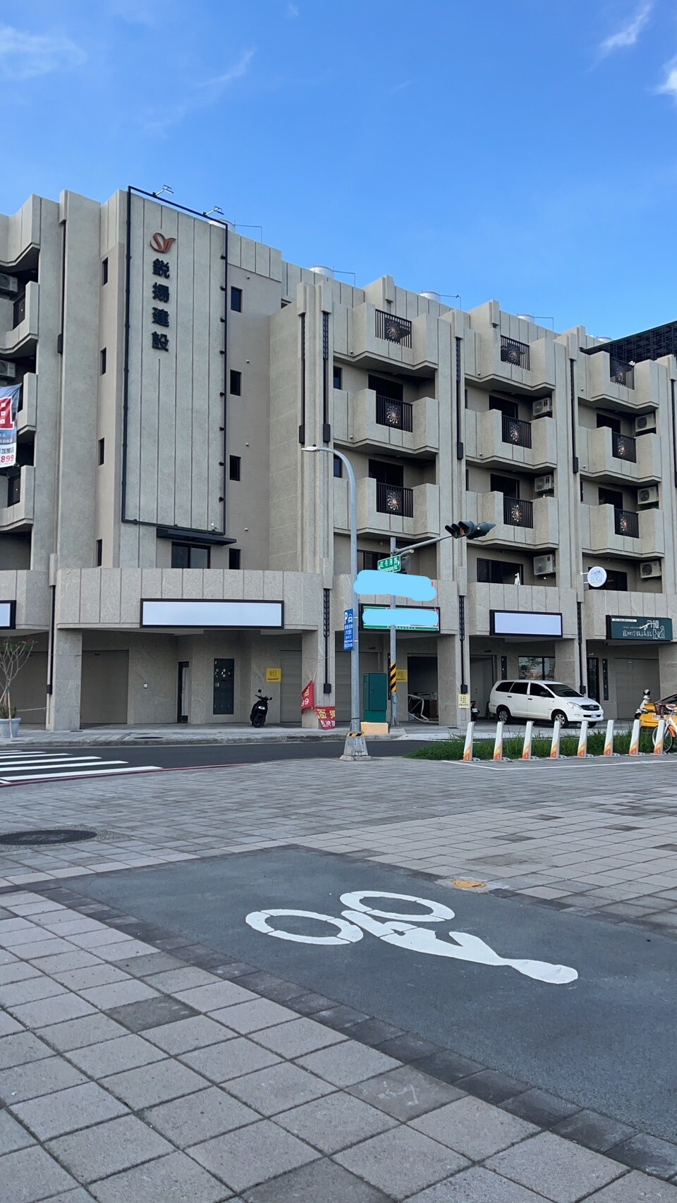 高雄市鳳山區海涵路透天厝鳳甲臨路全新電梯黃金店面 房屋出租 樂屋網
