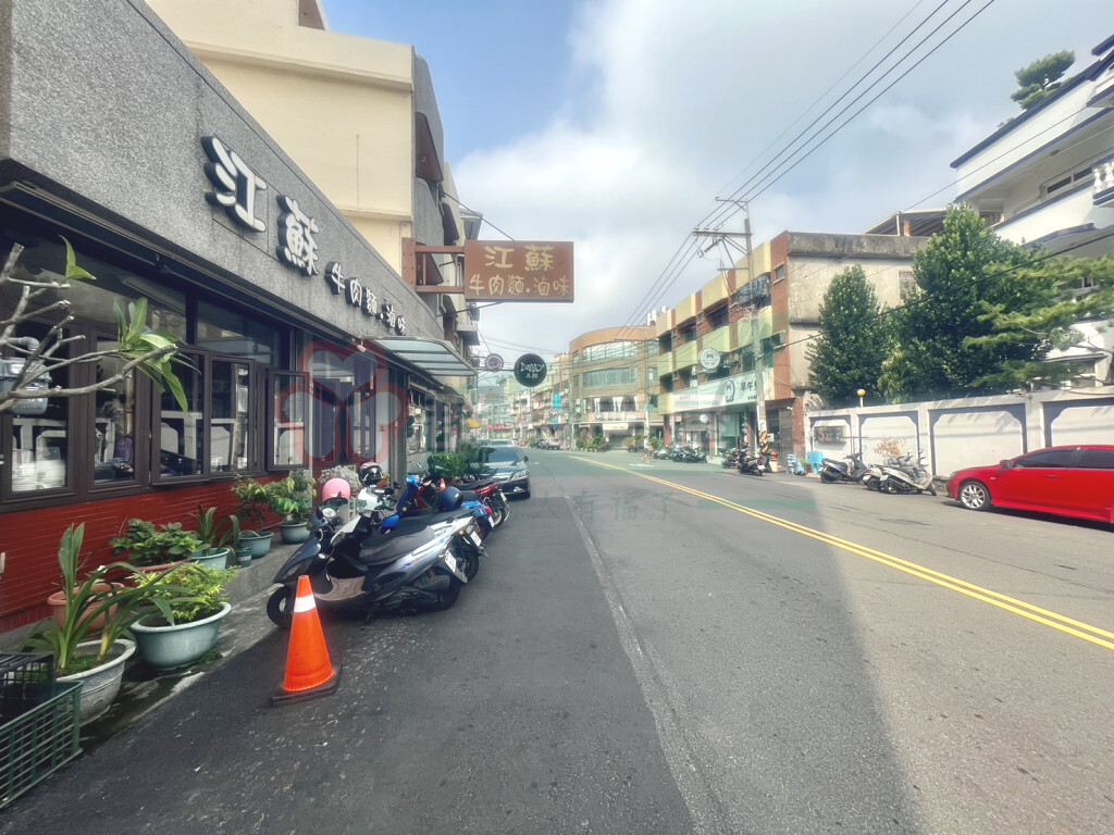 台中市沙鹿區北勢東路透天厝北勢私房。燙金店面 房屋出售 樂屋網