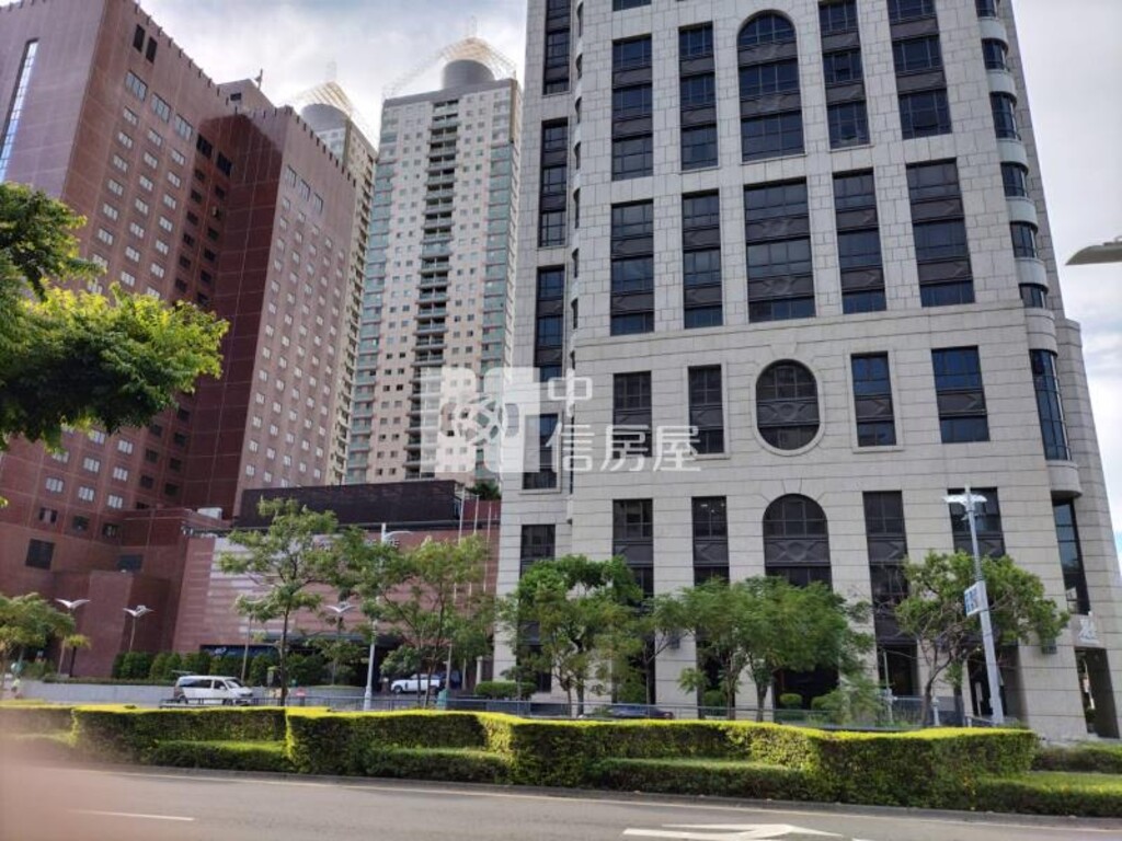 高雄市前金區民生二路電梯大廈京城凱悅景觀豪宅 房屋出售 樂屋網