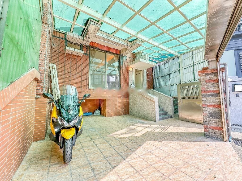 台中市北屯區和祥街透天厝青安首選｜十期東山｜臨路邊間｜5房車庫透天 房屋出售 樂屋網
