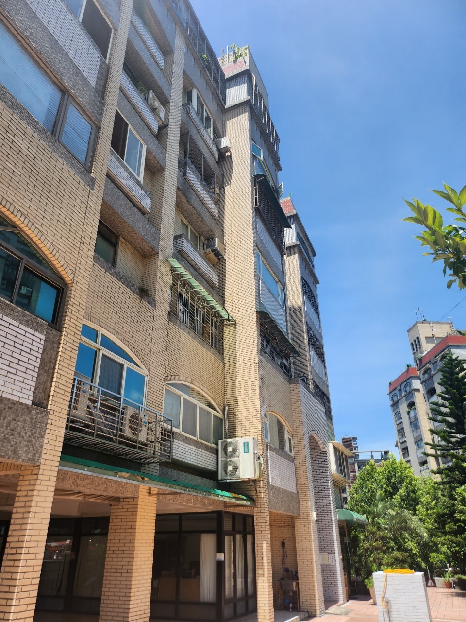 東湖國宅b基地康寧天闊台北市內湖區康寧路三段電梯大廈住商佶諭接案 康寧天闊三房好停車 人吉你的好運房仲 房屋出售 樂屋網