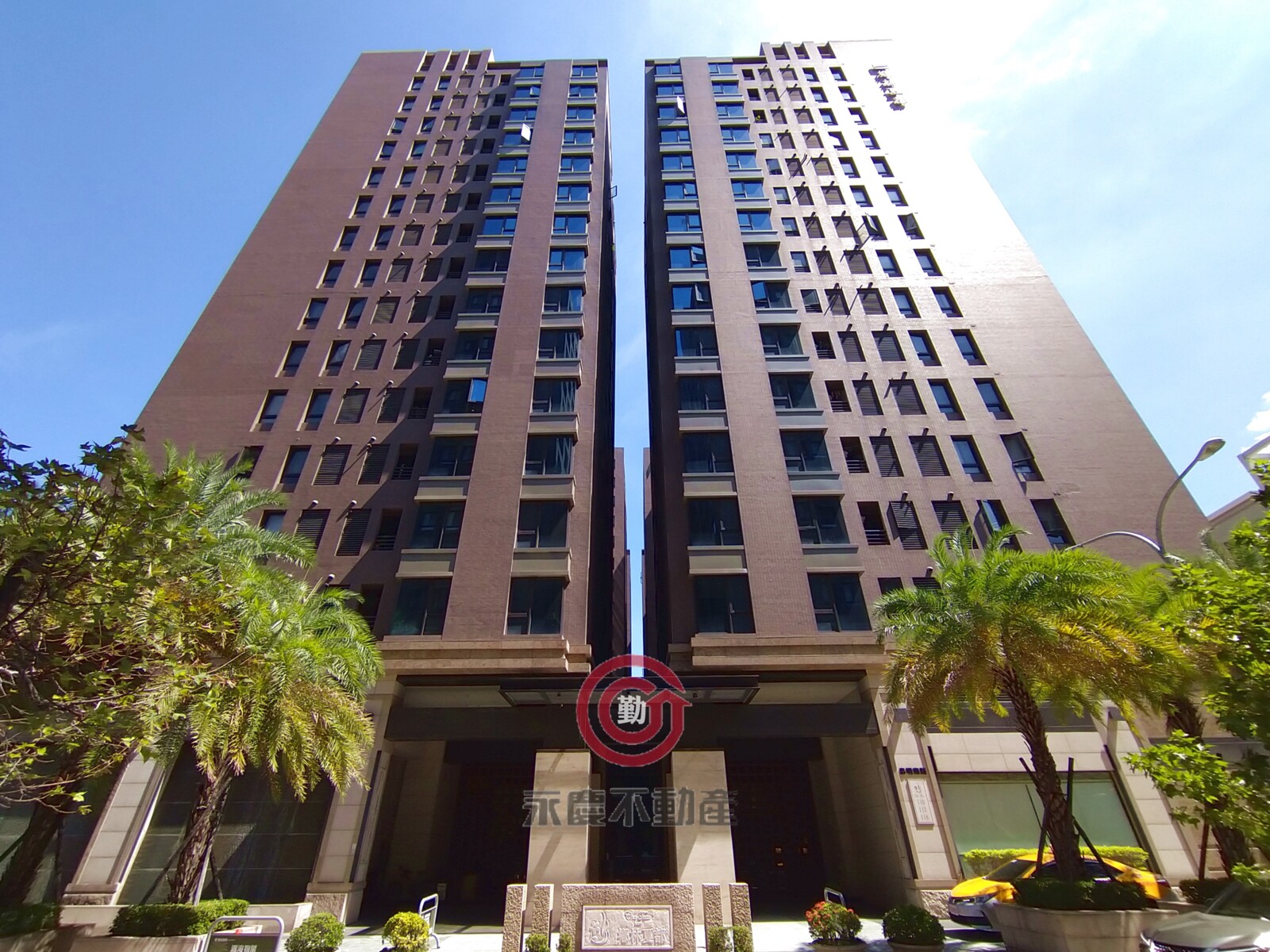 鄉林君悅鄉林夏都台中市西區忠明南路電梯大廈西區五期公益精誠鄉林夏都3房平車 房屋出售 樂屋網
