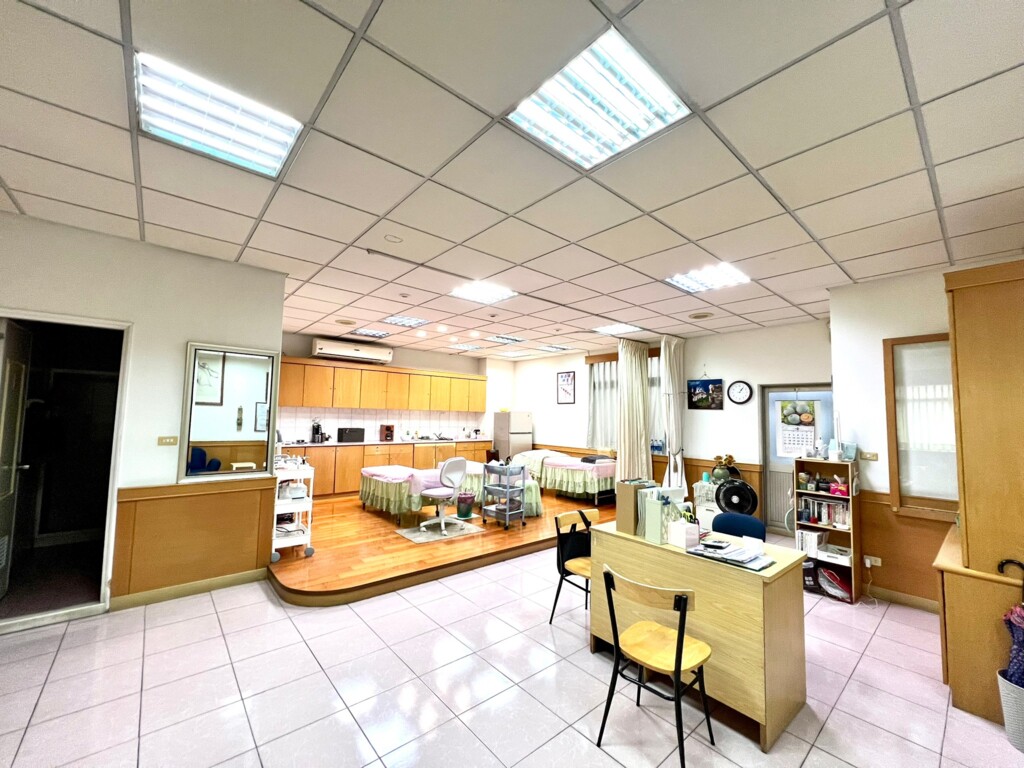 屏東縣屏東市民生路透天厝極稀有面寬聚財黃金店面 房屋出售 樂屋網