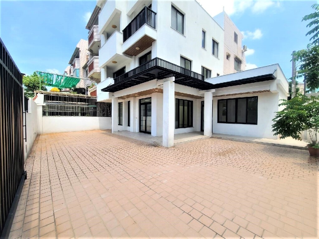 高雄市鳥松區本館路透天厝澄清湖超大面寬邊間透店 限承租公司行號 房屋出租 樂屋網
