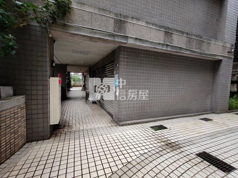 基隆市安樂區麥金路電梯大廈 九如臨路店面出租 房屋出租 樂屋網