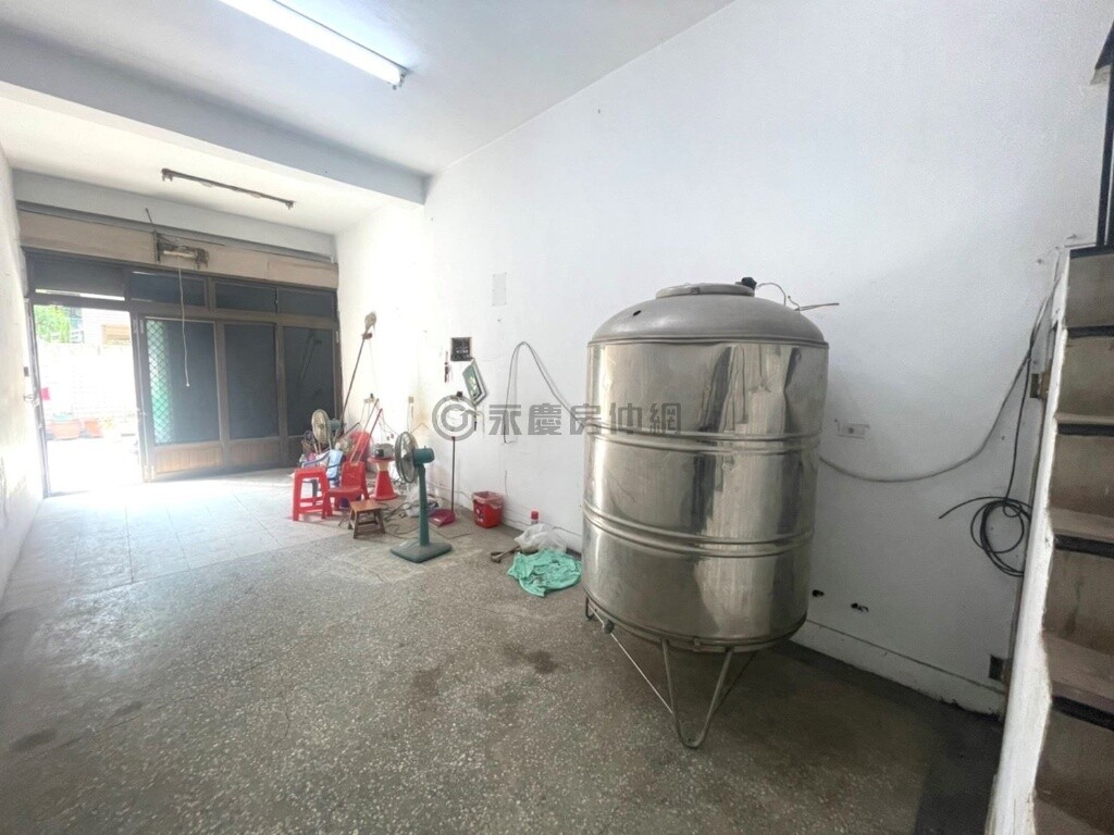 高雄市苓雅區正義路透天厝衛武營站中正國中旁臨路門前可停汽車透天 房屋出售 樂屋網