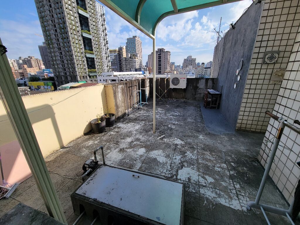 貴族采邑台中市南屯區大光街套房降價！屋馬公益店旁高投報雙套房獨洗獨曬可烹煮 房屋出售 樂屋網