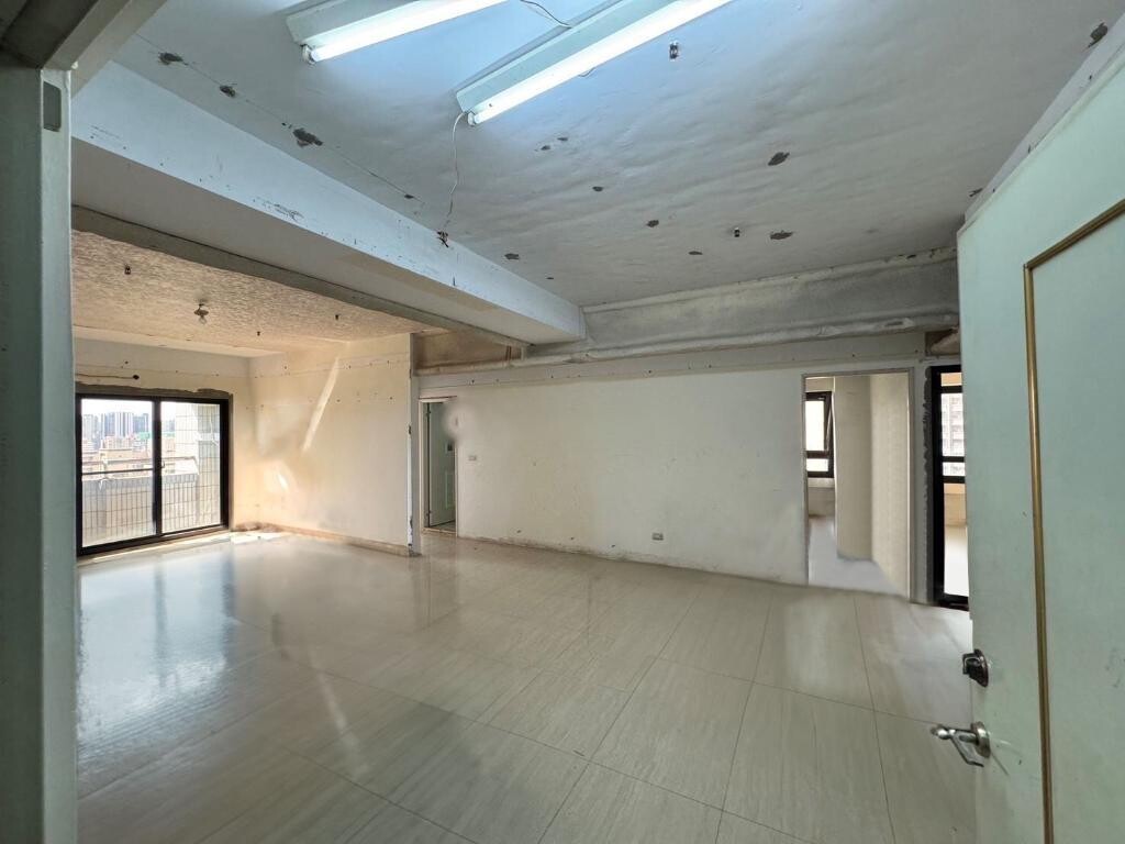 農十六特區高樓層大坪數景觀4房鋼骨大樓 高雄市左營區龍揚庭大廈買房子 樂屋網