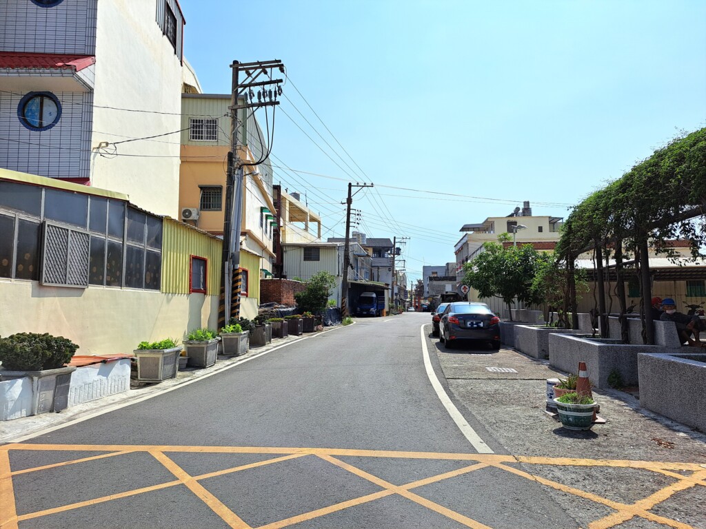 高雄市梓官區赤崁南路保生三巷透天厝獨家。大樓價買透天。梓官蚵寮國小。傳統格局有孝親房 房屋出售 樂屋網