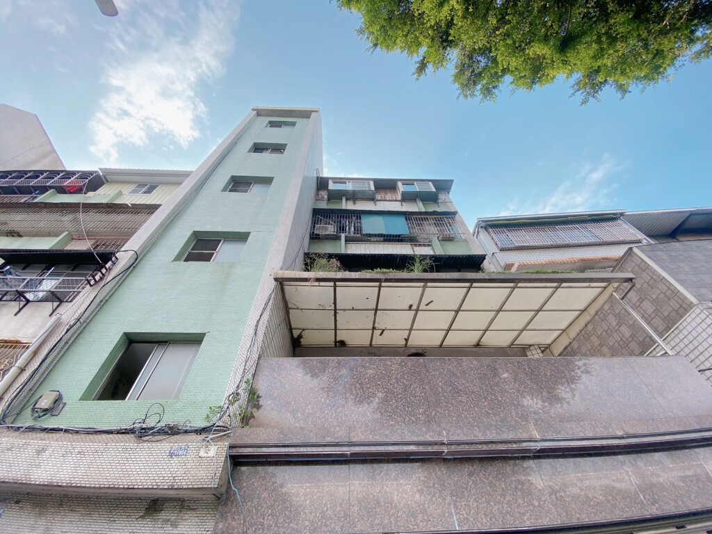 高雄市苓雅區建國一路公寓【武廟商圈】次高樓|高投報收租|五套房 房屋出售 樂屋網