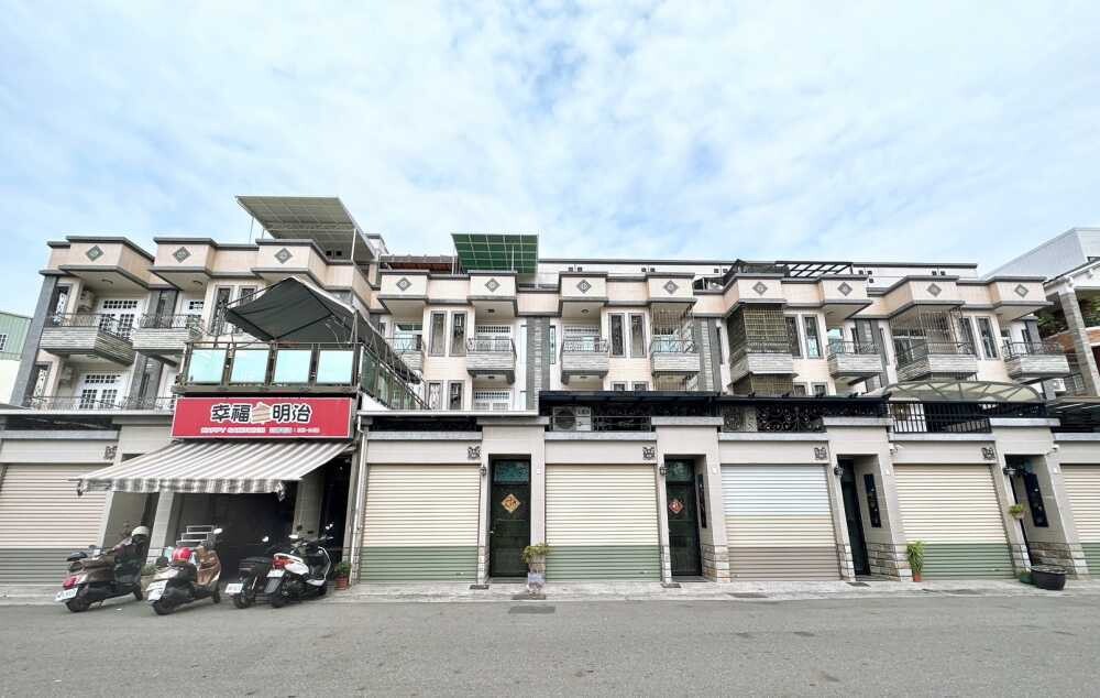 高雄市楠梓區智昌街透天厝正臨路 傳統格局雙車墅 國昌國中 5大房 房屋出售 樂屋網