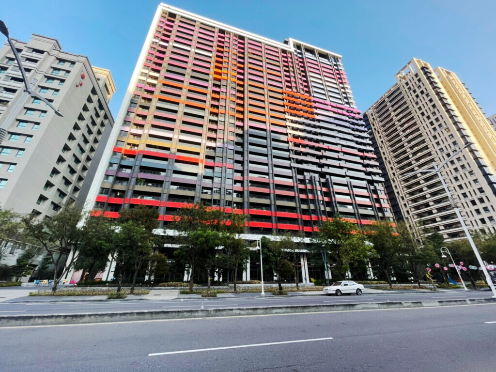 京城美術皇居高雄市鼓山區美術北五街電梯大廈美術皇居 精裝豪宅 31房 雙平車 房屋出售 樂屋網