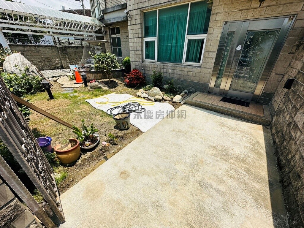 苗栗縣頭份市信義路別墅獨棟大地坪巴洛克花園美墅 房屋出售 樂屋網