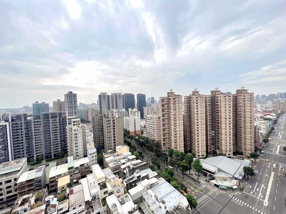 觀山觀海高雄市左營區新莊一路電梯大廈漢神巨蛋觀山觀海超高樓層大三房b1平車 房屋出售 樂屋網