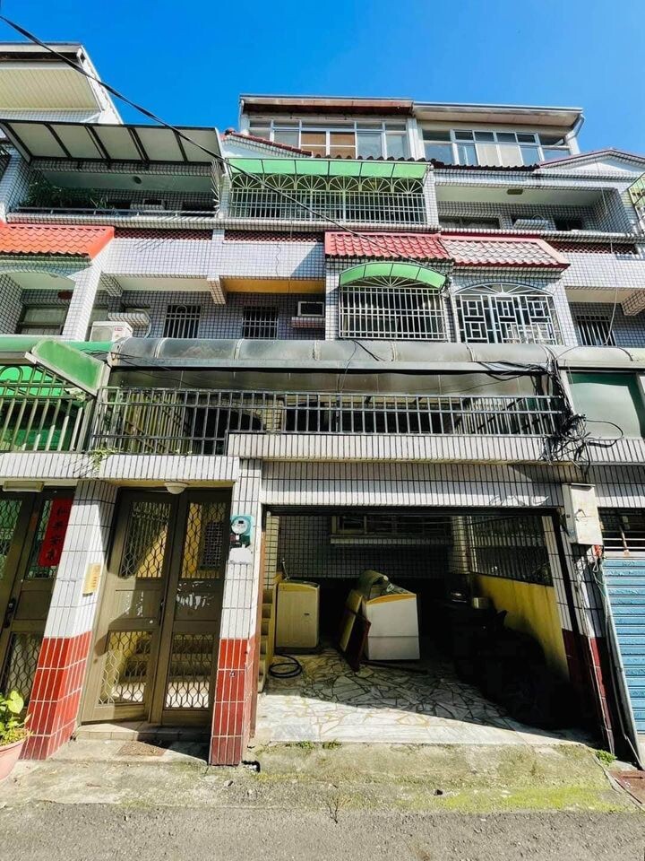 嘉義市東區興仁街透天厝後庄商圈車庫別墅 房屋出售 樂屋網