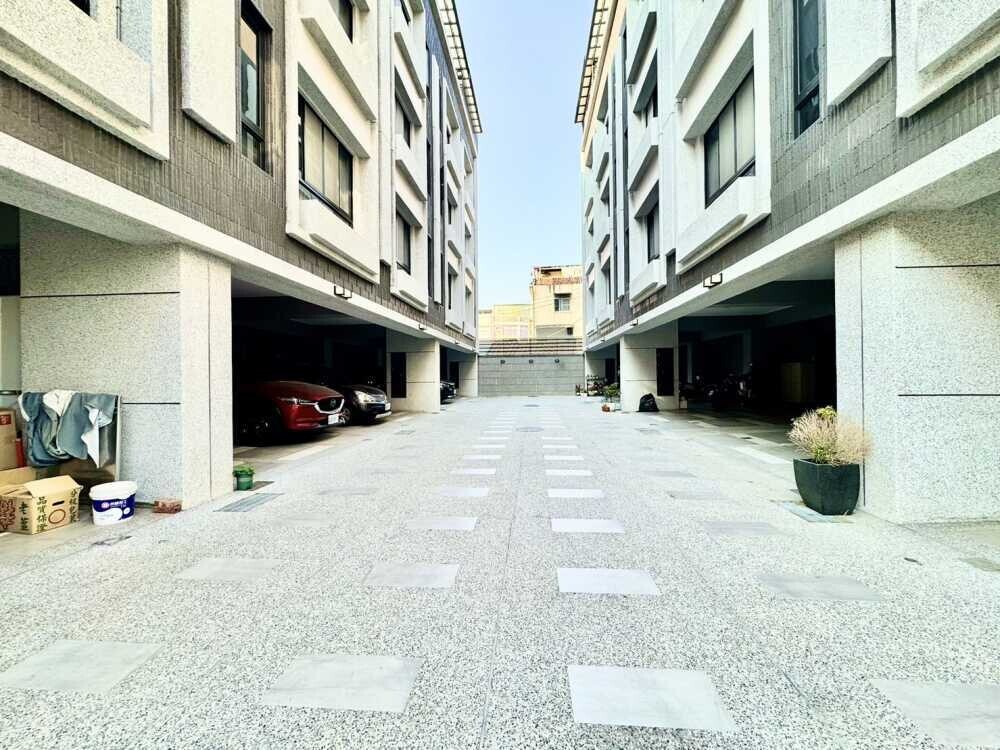 楠梓台積電後勁捷運商圈全新美雙車墅 高雄市楠梓區和樂後勁西路111巷透天買房子、房屋出售 樂屋網
